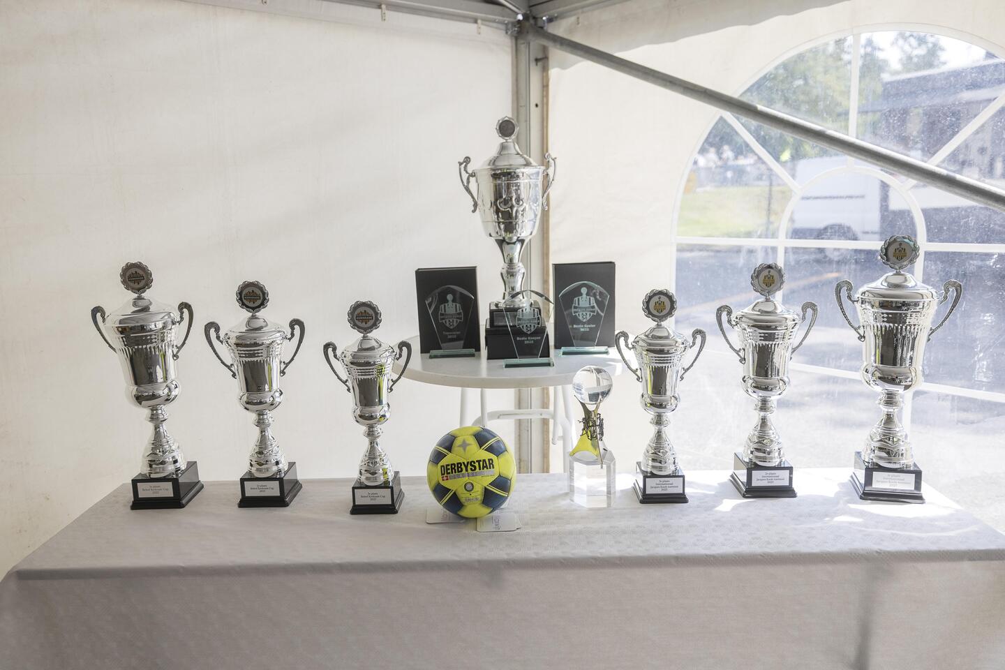 Ouderwets gezellig toernooi op Kaalheide waar amateurs Kerkrade spelen ...