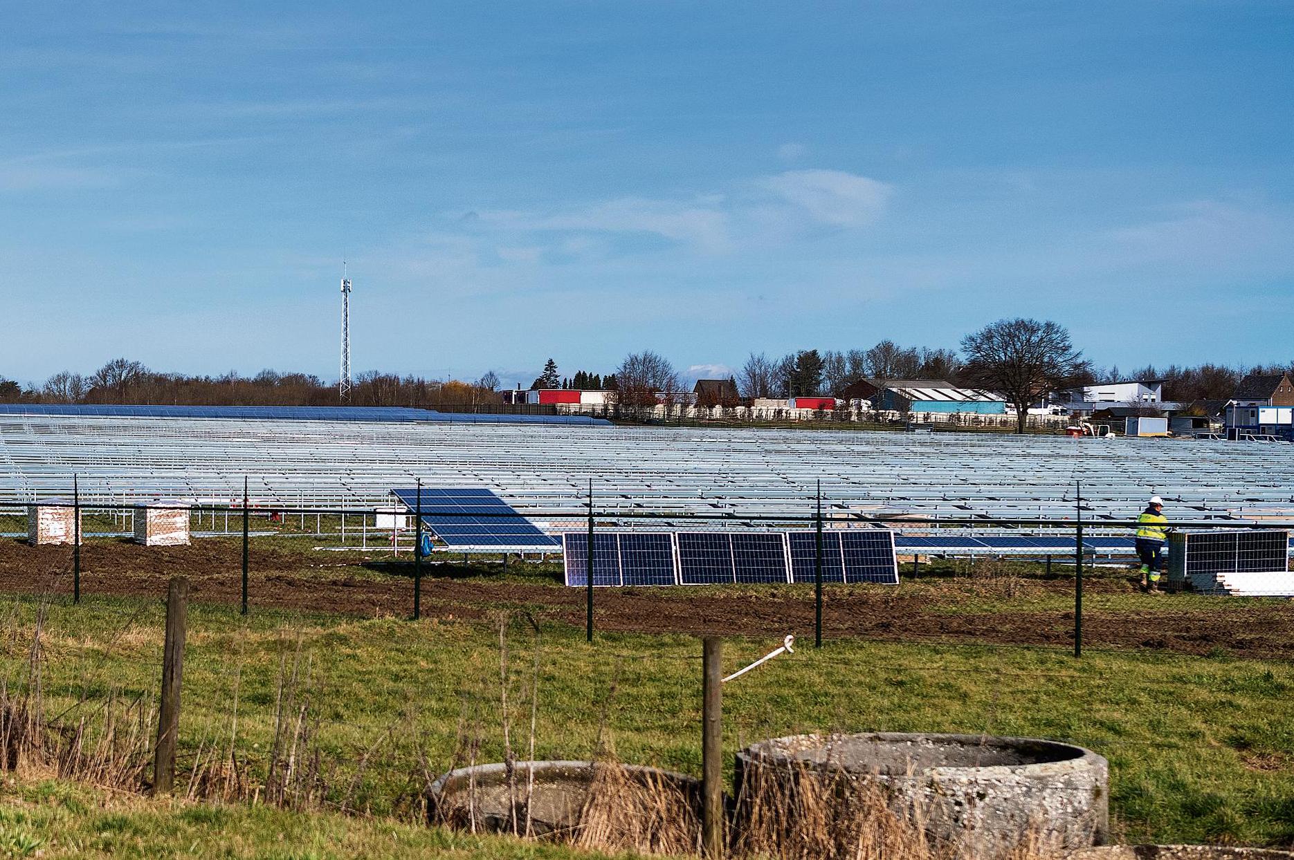 Solarparken zien inkomsten uit zon verdampen: exploitanten staan ineens ...