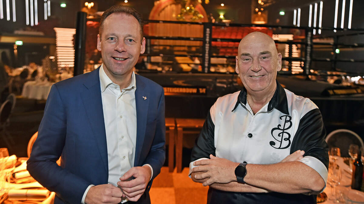 Jubilerende zanger en rasentertainer Big Benny krijgt zaterdag in zijn ...