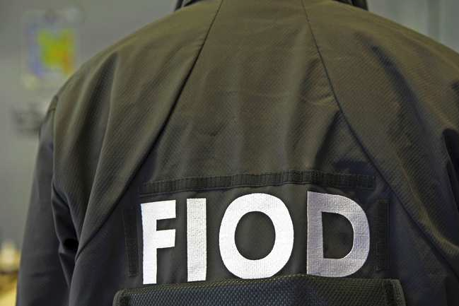 FIOD pakt man (25) uit Peel en Maas op voor belastingfraude van ...