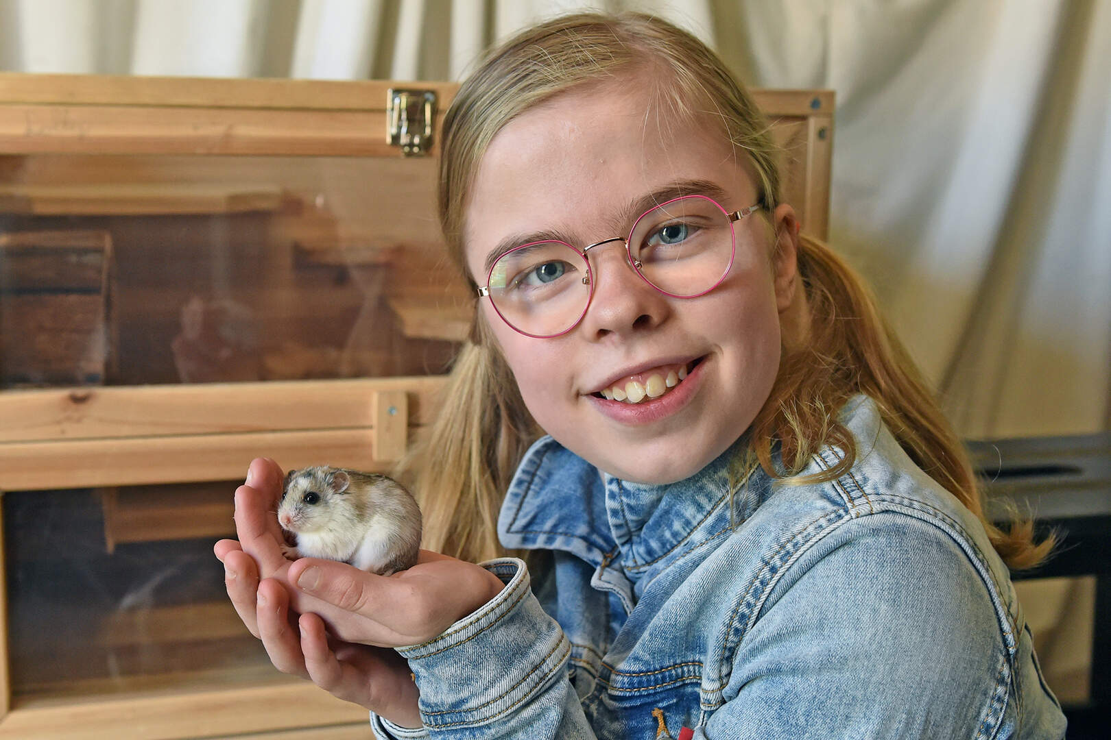 Rosalie (12) opent Knabbelhotel in Nieuw Bergen en staat te popelen om ...