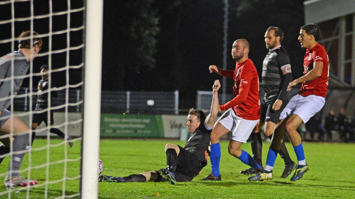 Nieuwe domper voor SV Venray: ploeg speelt lange tijd met man meer ...