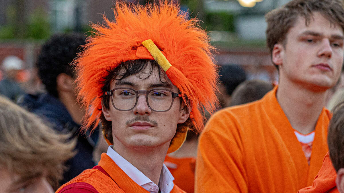 Biertjes en berusting op het WK Oranje Fanplein in Beek: ‘Gezellig hier ...