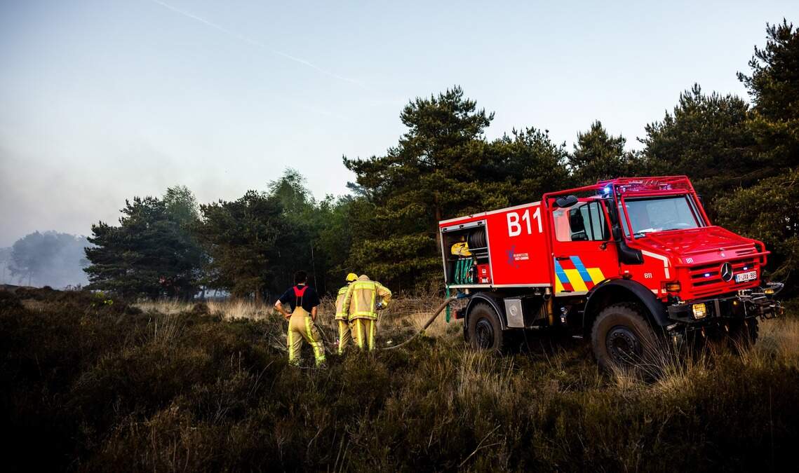 Limburgse brandweerlieden hielpen tot vrijdagochtend op defensieterrein ...