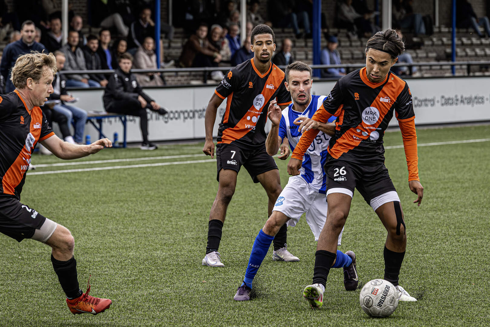 EVV wint eenvoudig in Den Haag, coach Max van de Laar blijft wel ...