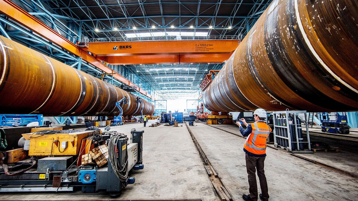 Roermondse funderingsreus Sif dreigt fabriek op Maasvlakte langdurig te ...