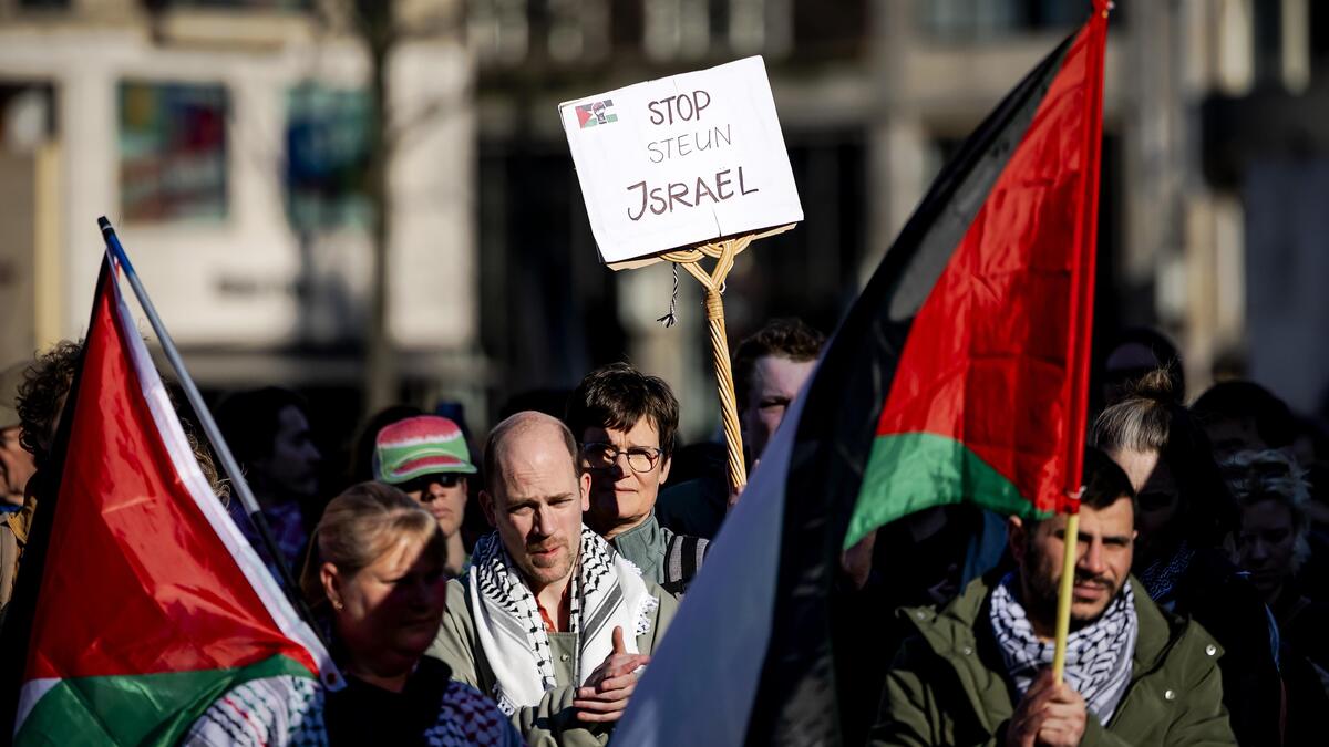 Free Palestine Maastricht demonstreert bij Amstel Gold Race tegen team ...