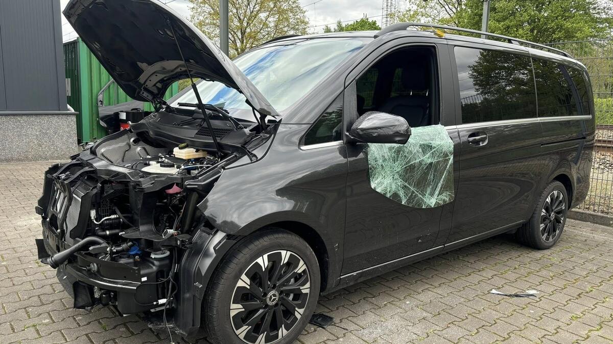 Dieven slaan toe bij autobedrijf Spaubeek: ‘Zo’n koplamp kost wel 1500 ...