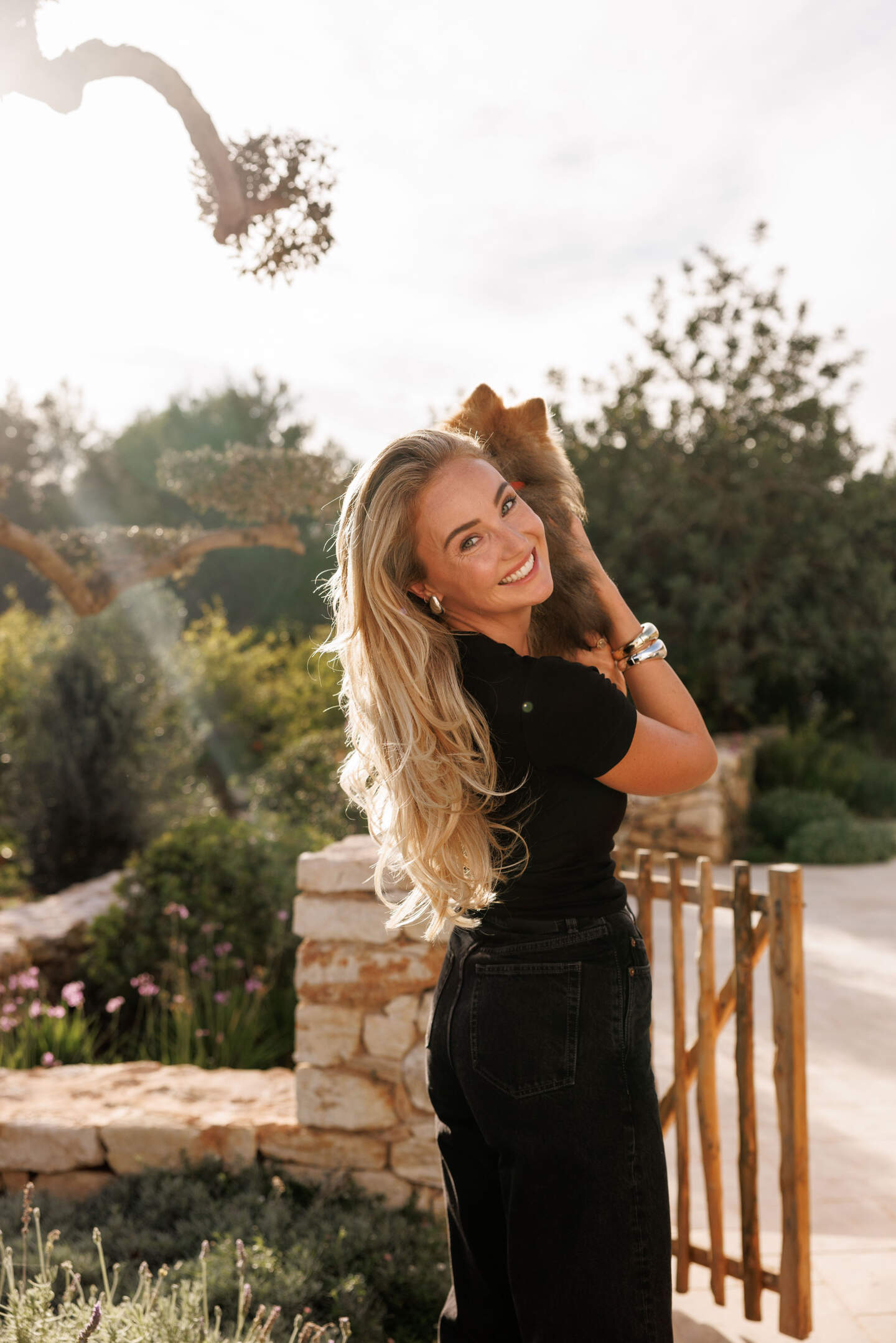 Kelly Weekers (36) schrijft haar bestsellers tegenwoordig vanaf Ibiza ...