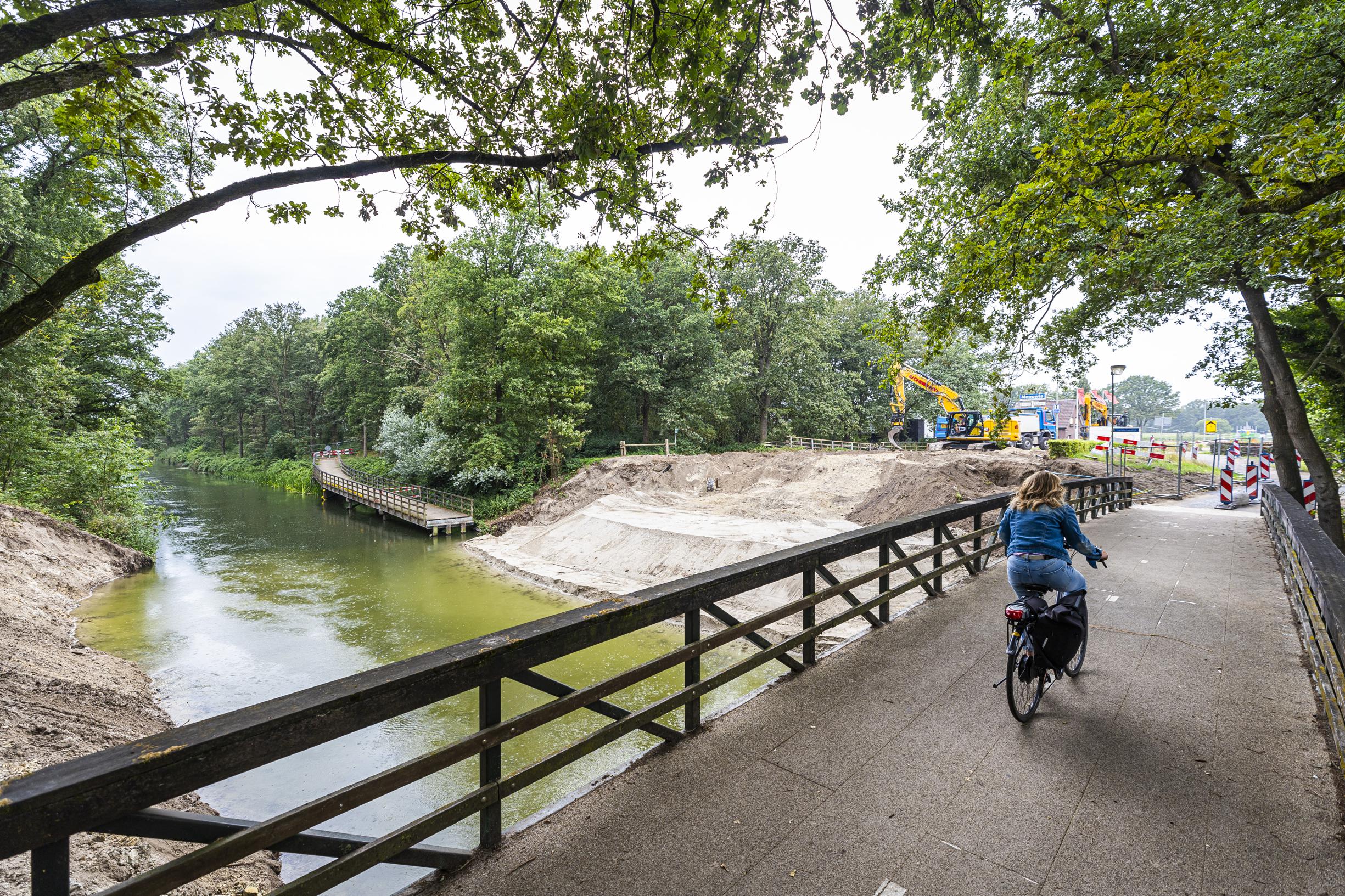 Brug Meijel weg: kanaal in volle glorie te zien voor fietser maar ...
