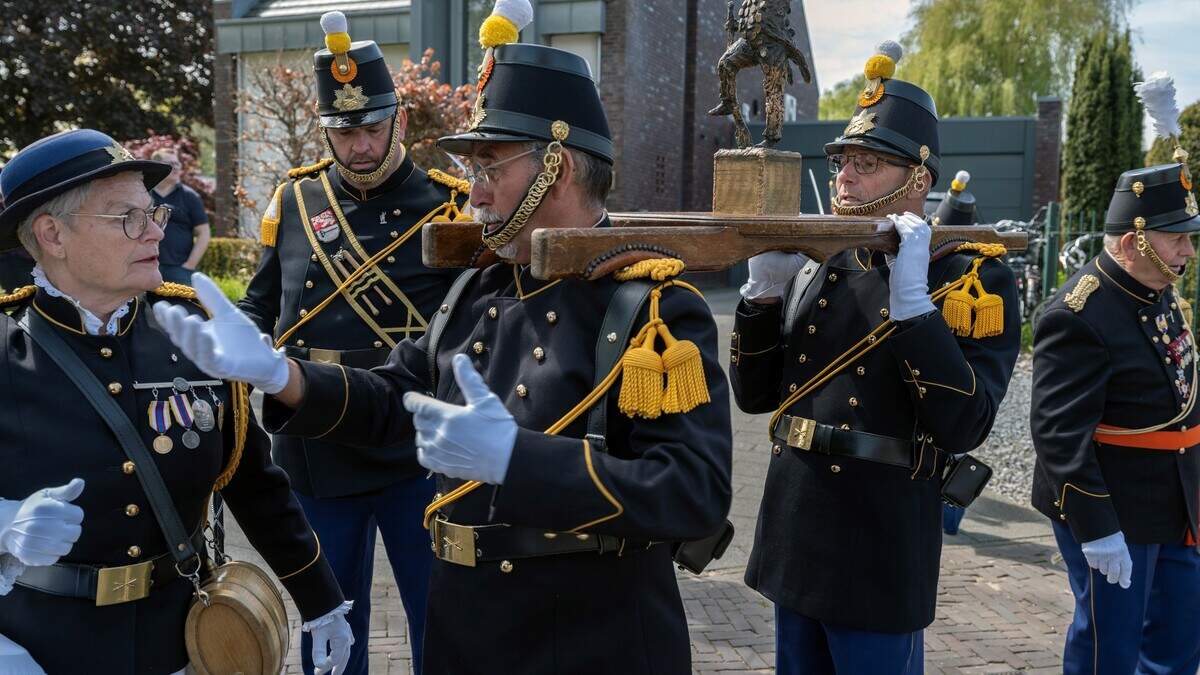 Waar komt de naam D’n Um, de felbegeerde trofee van het OLS, vandaan ...