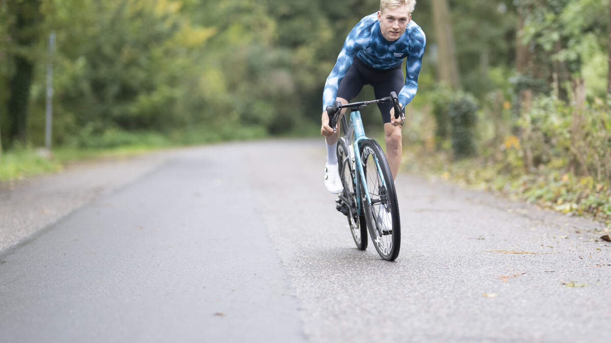 Mathijs Loman (25) uit Heerlen is wereldtop in gravelrijden en ziet in ...