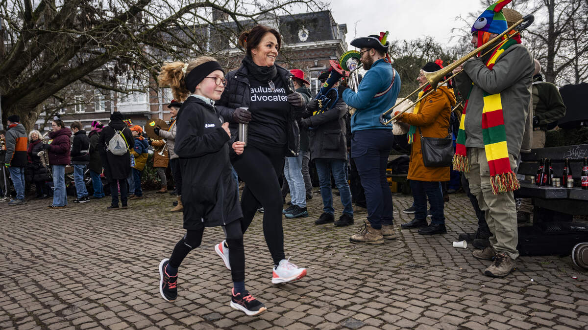 Zweit veur Leid loopt 85.000 euro bijeen voor schoolkeukens | De Limburger
