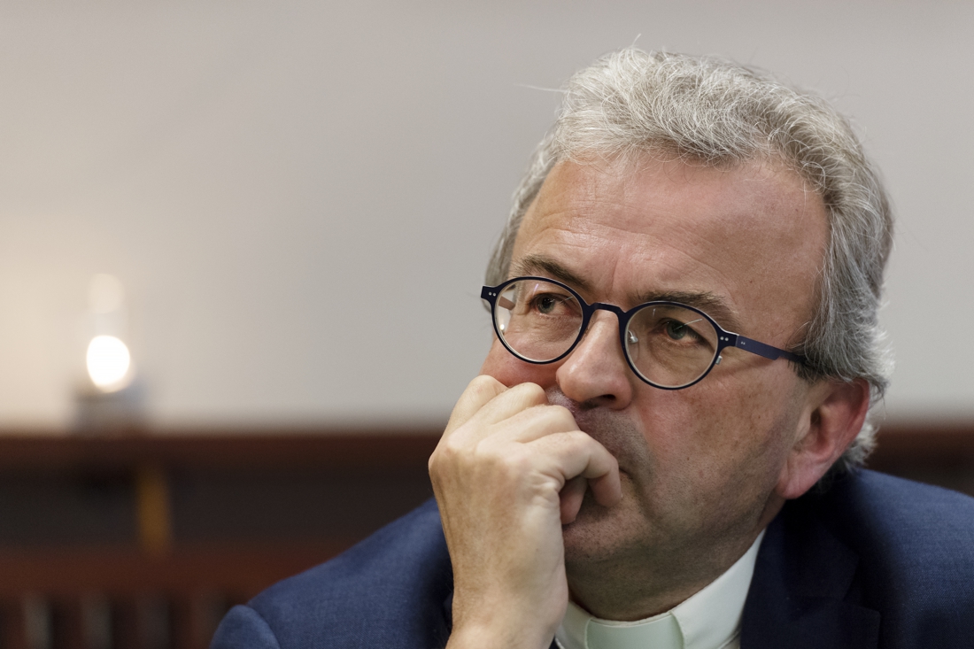 Bisschop Harrie Smeets: ik heb mijn levensgeluk gevonden in het ...
