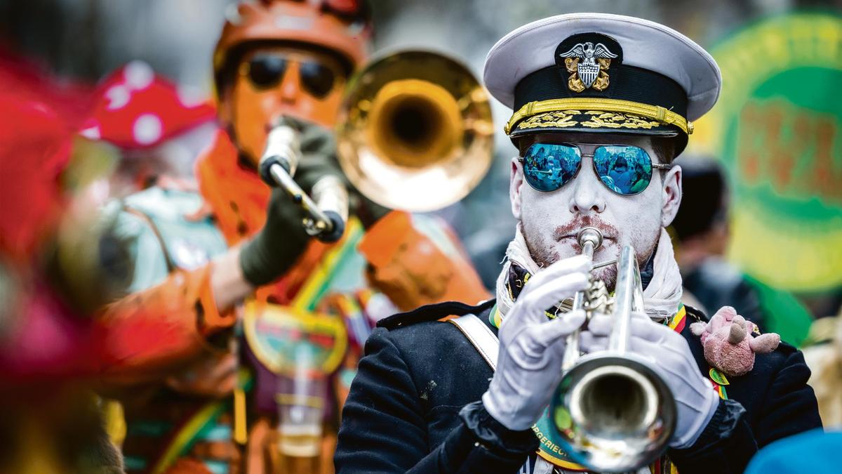 Vastelaovend-figuranten gezocht voor nieuwe BNNVARA-serie ‘Elixer’ | De ... Vastelaovend-figuranten gezocht voor nieuwe BNNVARA-serie ‘Elixer’ | De ...