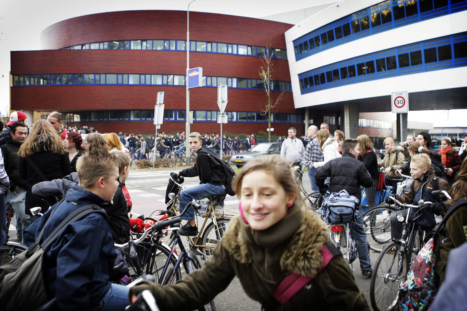 Drie scholen in Sittard-Geleen gaan op de schop: de een is veel te ...