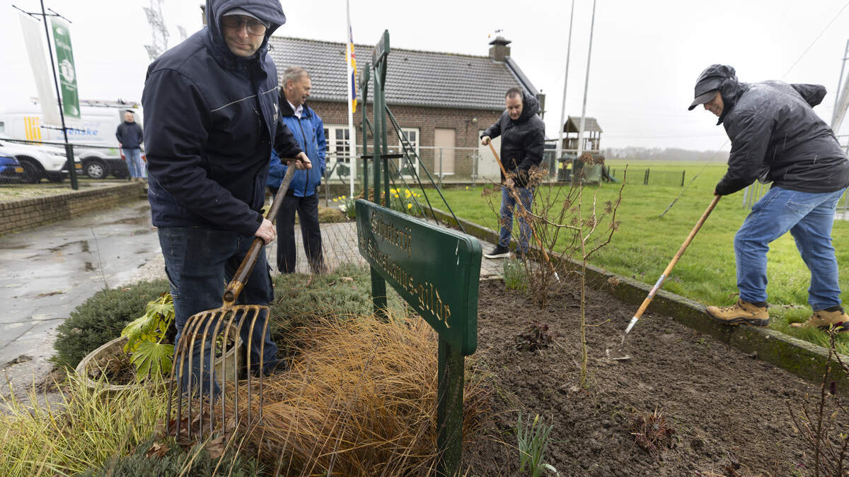 Schutterij Beegden is klap van diefstal buksen zo goed als te boven ...