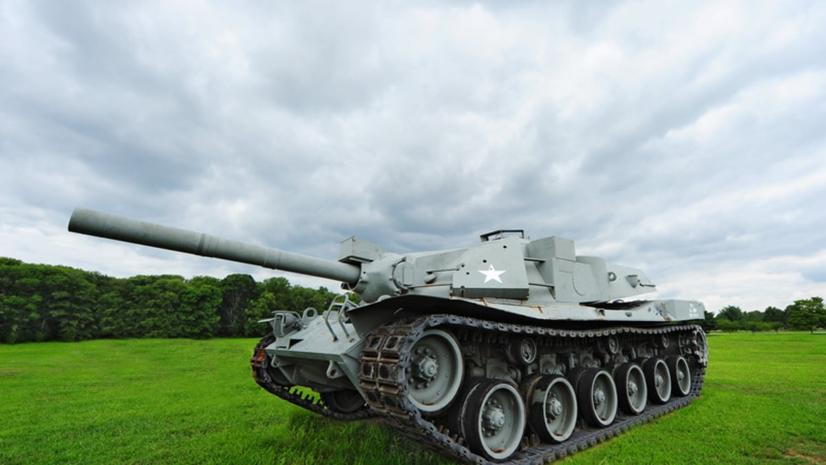 Te koop: Werkende tank voor 120.000 euro | De Limburger