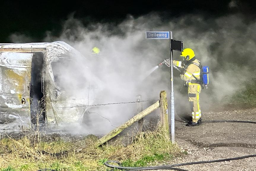 Auto brandt volledig uit in Landgraaf | De Limburger