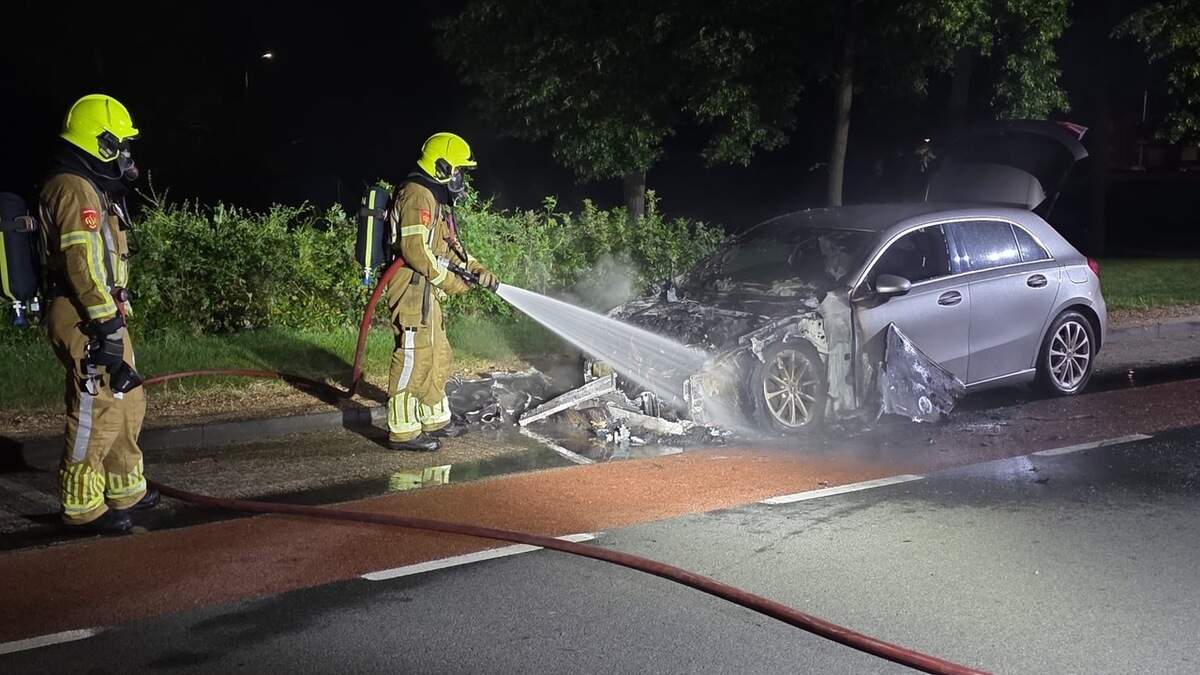 Auto verwoest door brand in Blerick | De Limburger